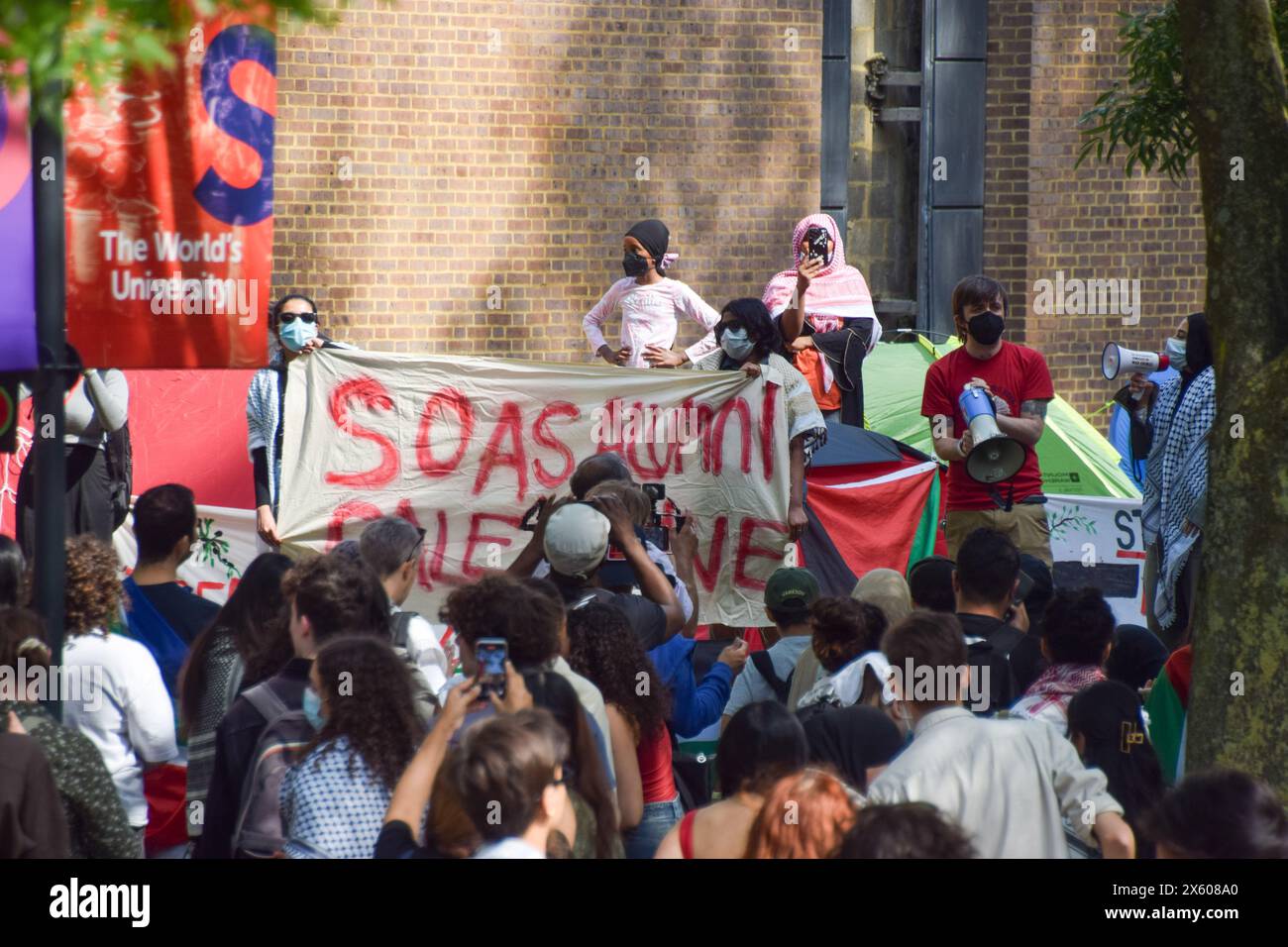 Ucl palestine protest camp hi-res stock photography and images - Alamy