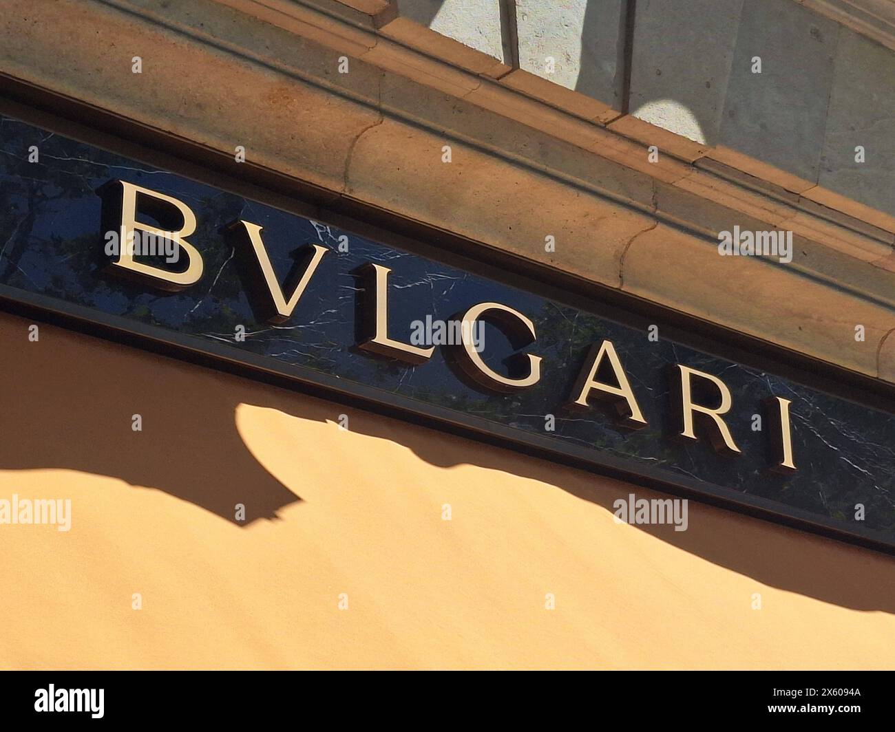 Barcelona Themenbild - Luxusmarken, Werbeschilder, Luxus, Werbung ...