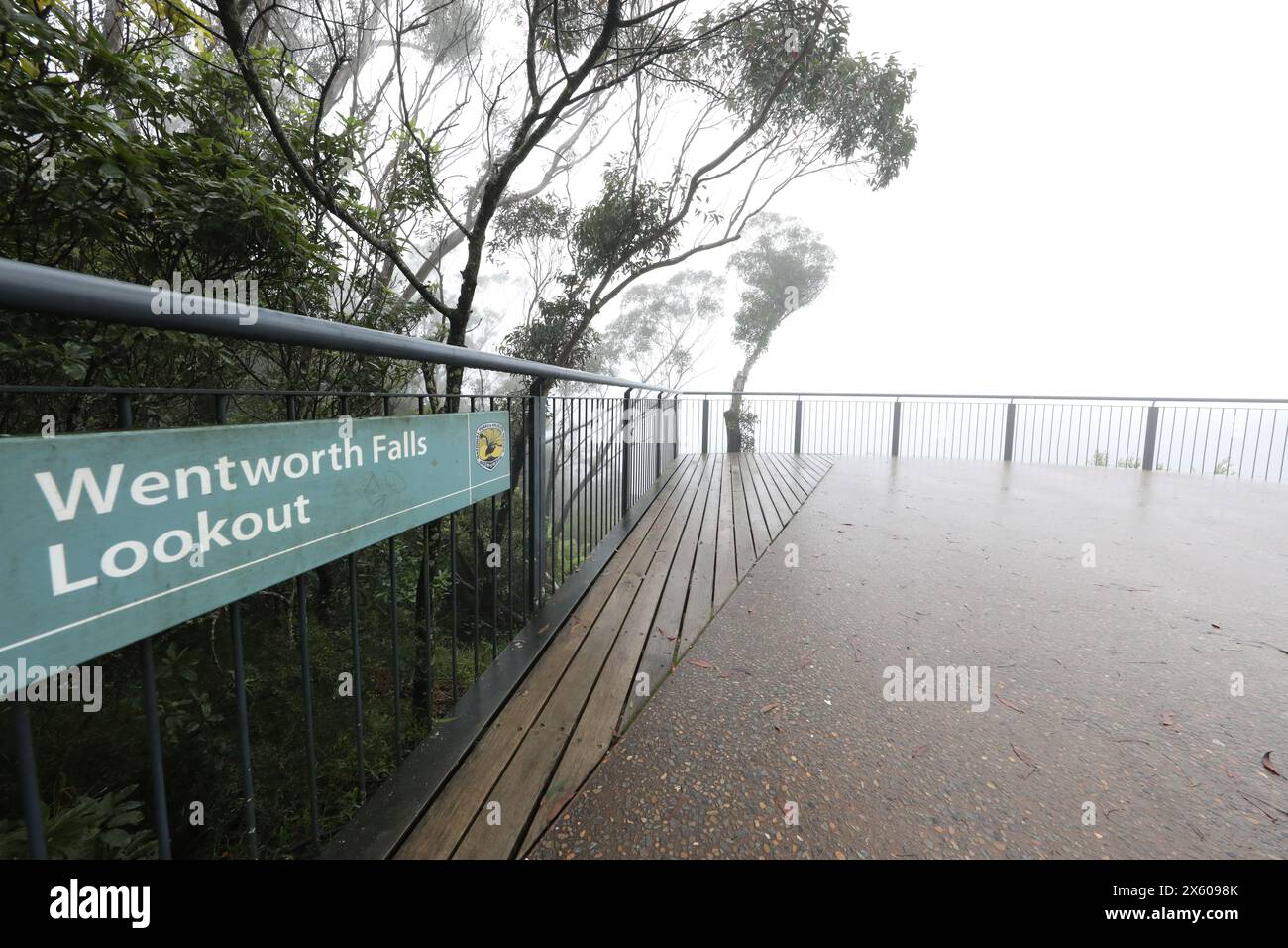 Wentworth Falls Lookout in the Blue Mountains National Park, Wentworth ...