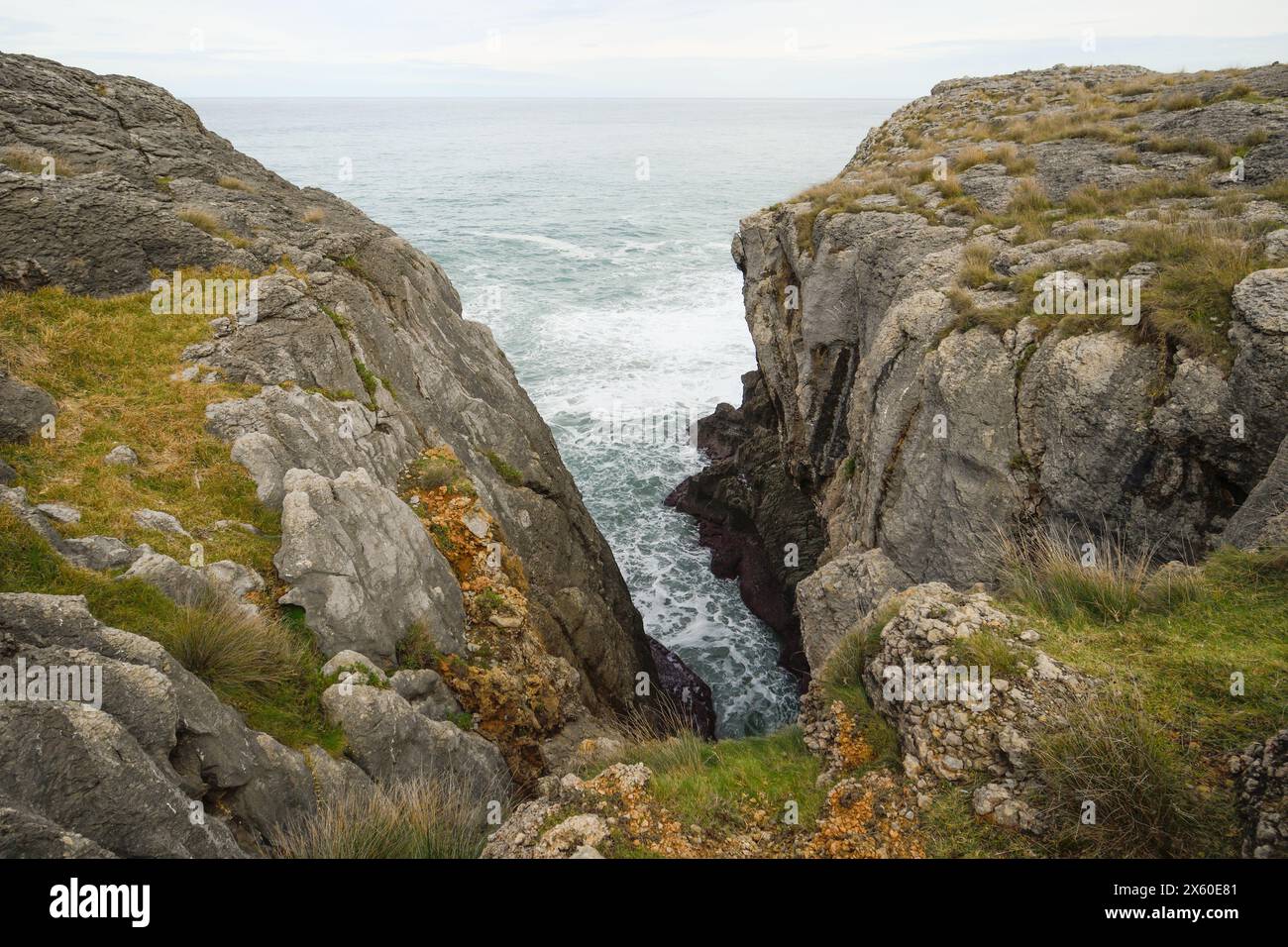 Waves strong swell on hi-res stock photography and images - Alamy