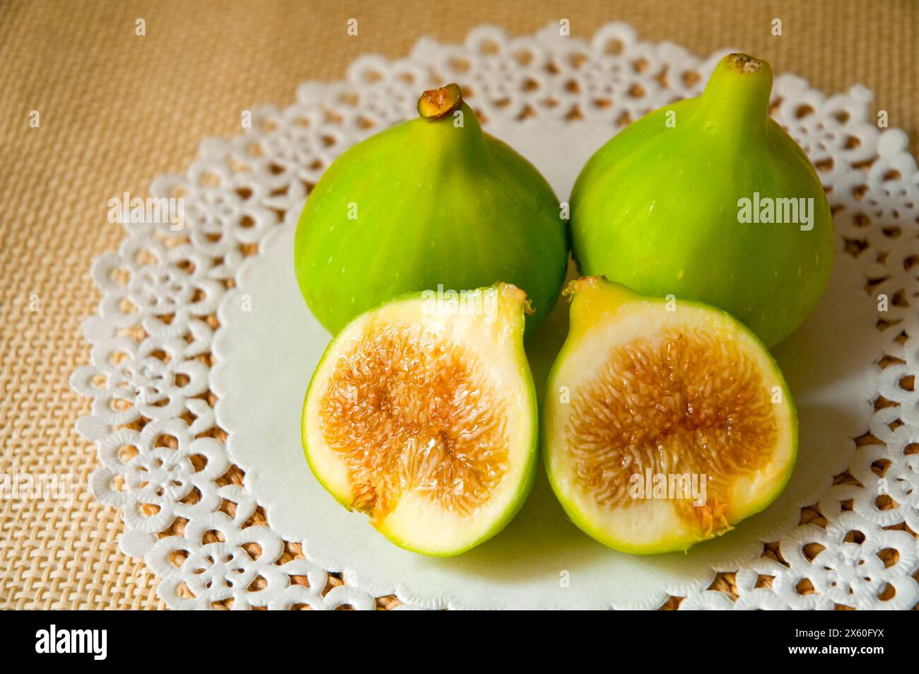 Higos frescos hi-res stock photography and images - Alamy