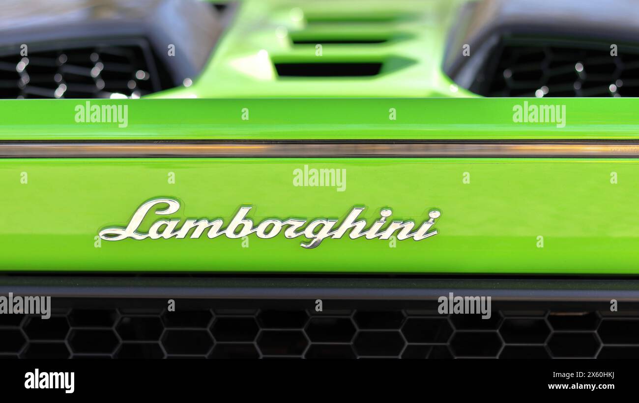 Lamborghini logo hi-res stock photography and images - Alamy