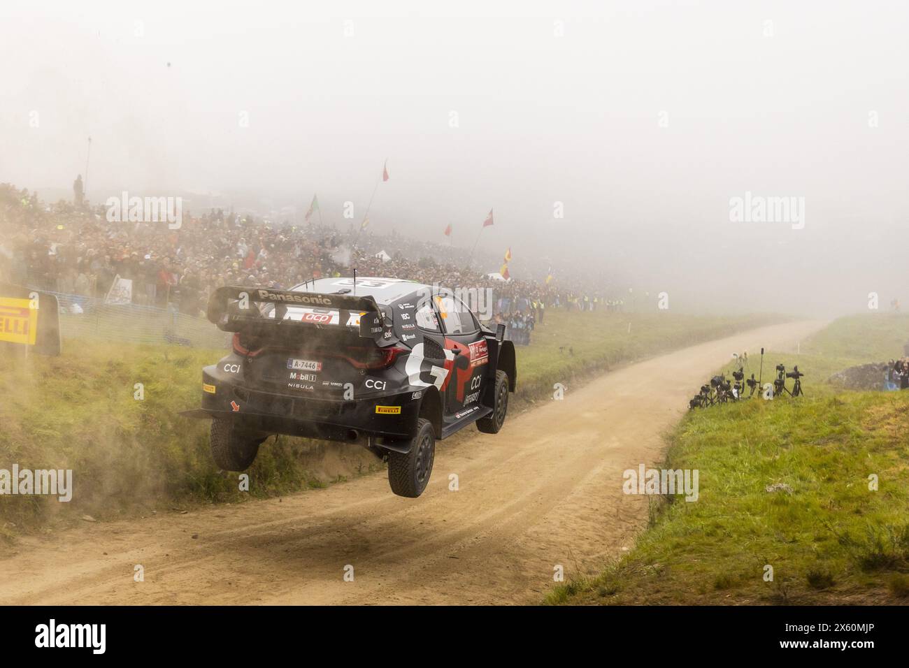33 EVANS Elfyn, MARTIN Scott, Toyota GR Yaris Rally1, action during the Rally de Portugal 2024 ...