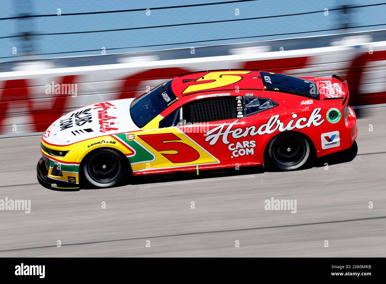 DARLINGTON, SC - MAY 11: Kyle Larson (#5 Hendrick Motorsports ...
