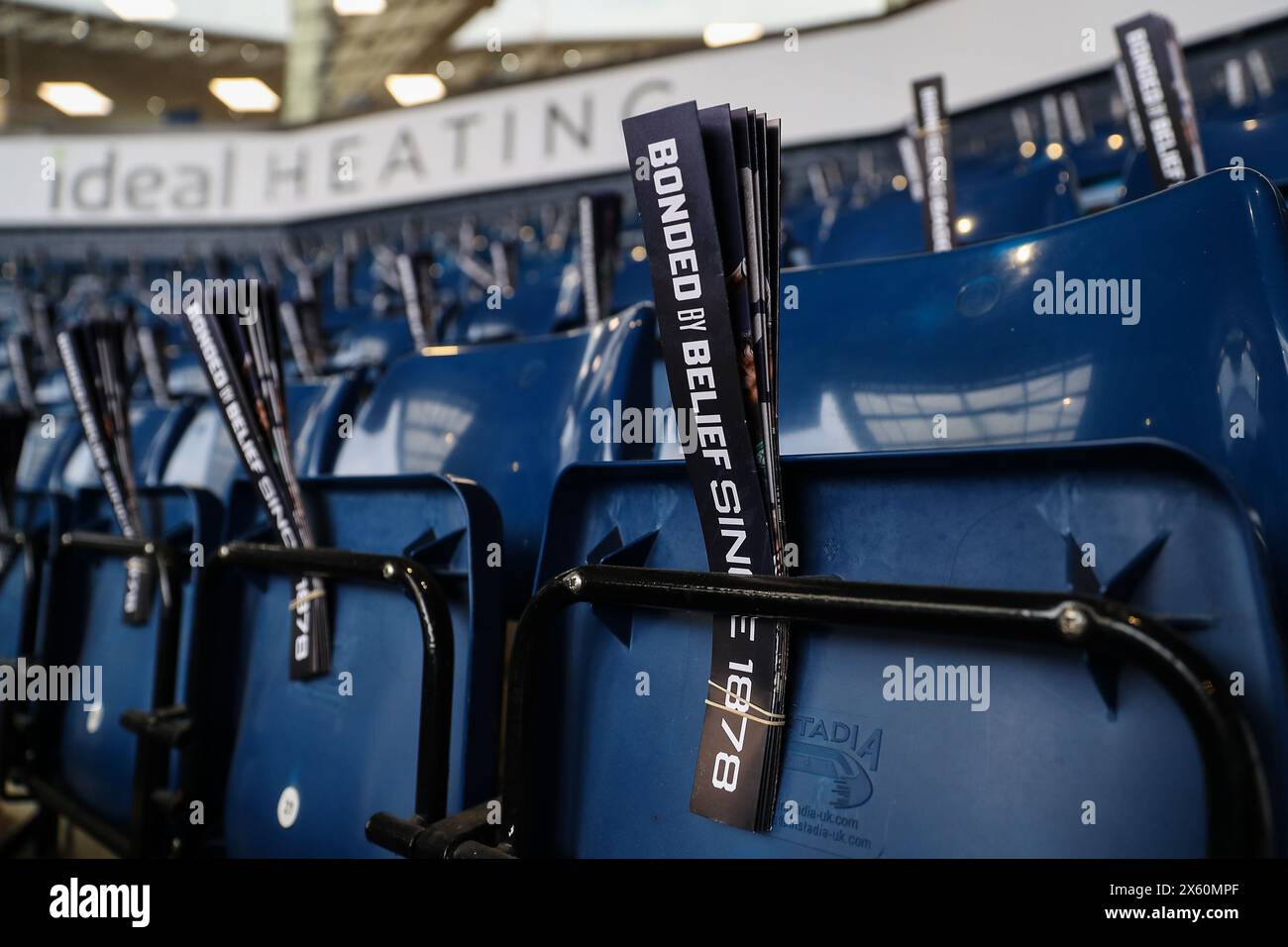 Play clappers hi-res stock photography and images - Alamy