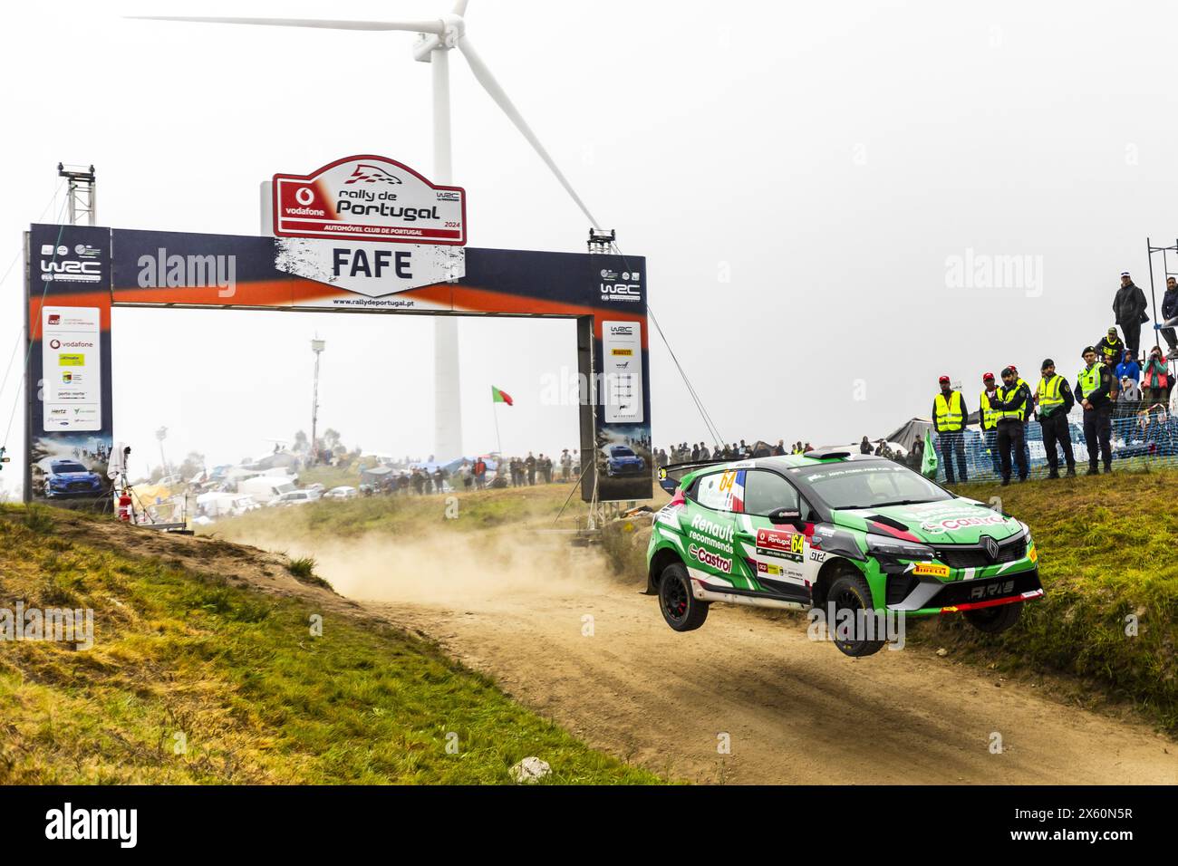 64 CHATILLON Matteo, CORNUAU Maxence, Renault Clio Rally3, action ...