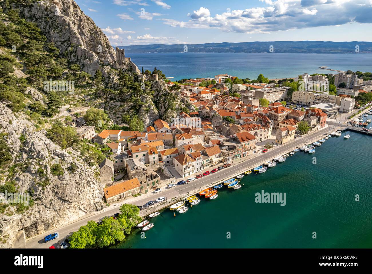 Festung Mirabella Die Altstadt von Omis mit der Ruine der Festung ...