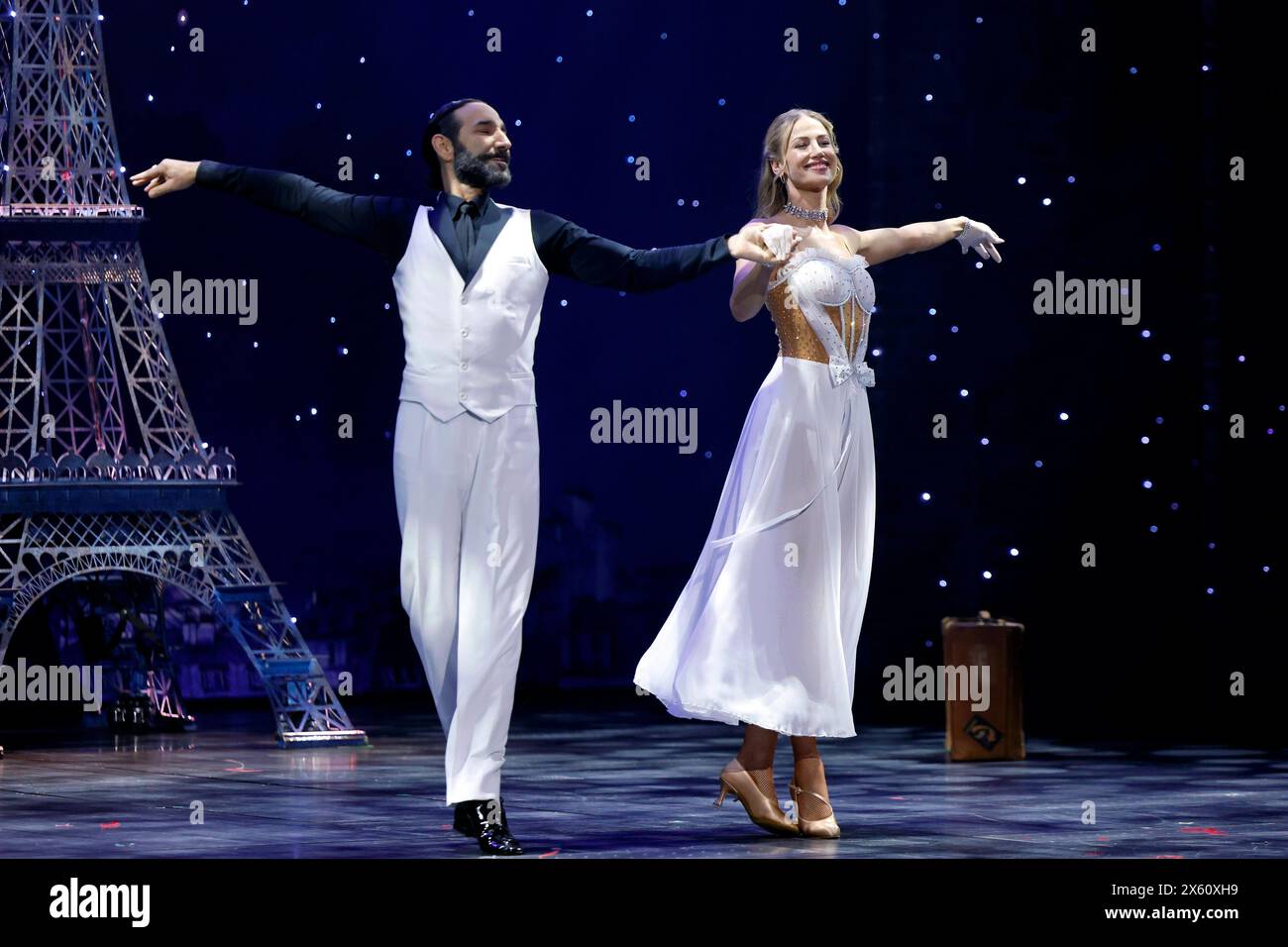 Tänzer Massimio Sinato Und Sängerin Lulu Lewe In Der Zehnten Live Show Bei Der 17 Staffel Der