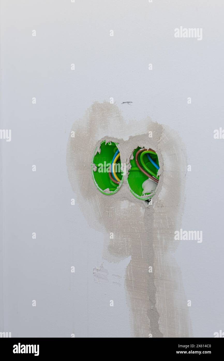Wall mounted bookshelf hi-res stock photography and images - Alamy