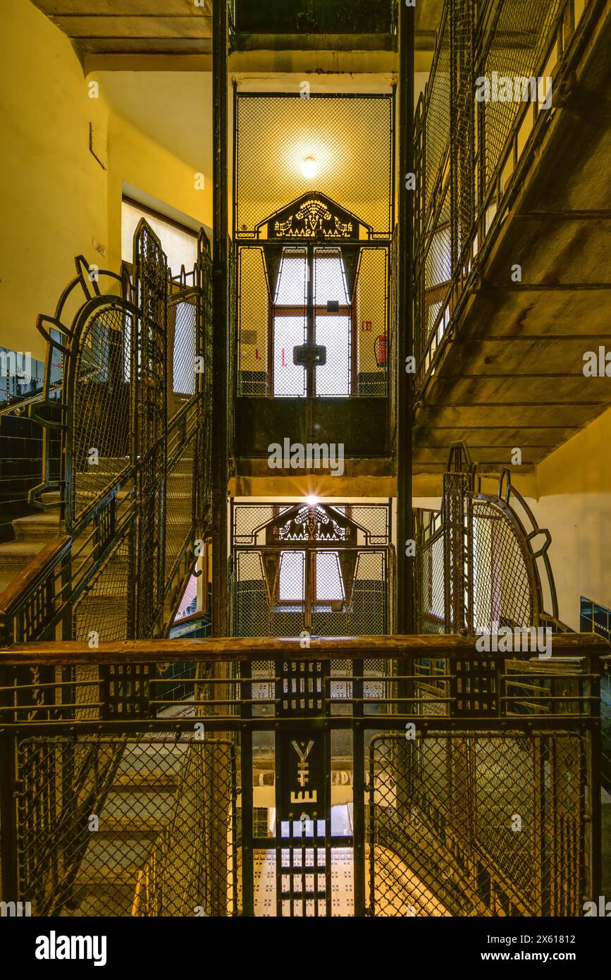 Budapest, Palatinus-Häuser Honvéd utca 16 und 18, Emil Vidor 1912 ...