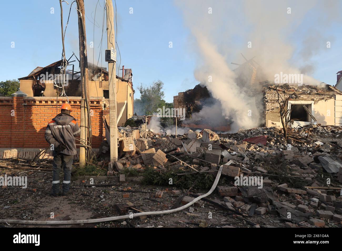 Non Exclusive: KHARKIV, UKRAINE - MAY 10, 2024 - An electrician looks ...