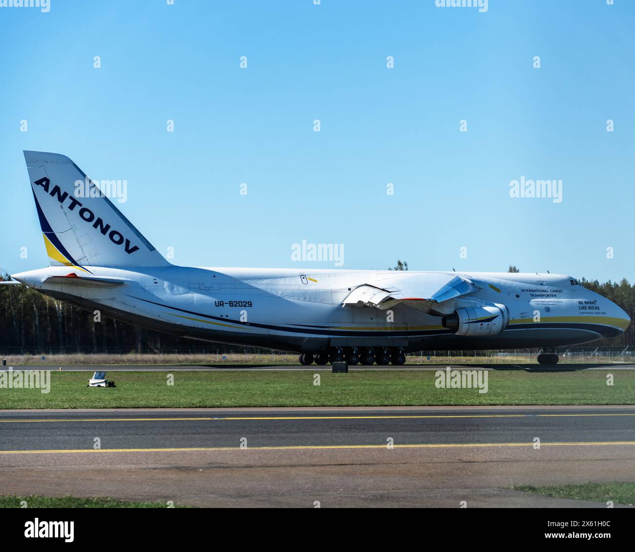 AN 124, Antonov Aircraft is a large, strategic airlift, four-engined ...