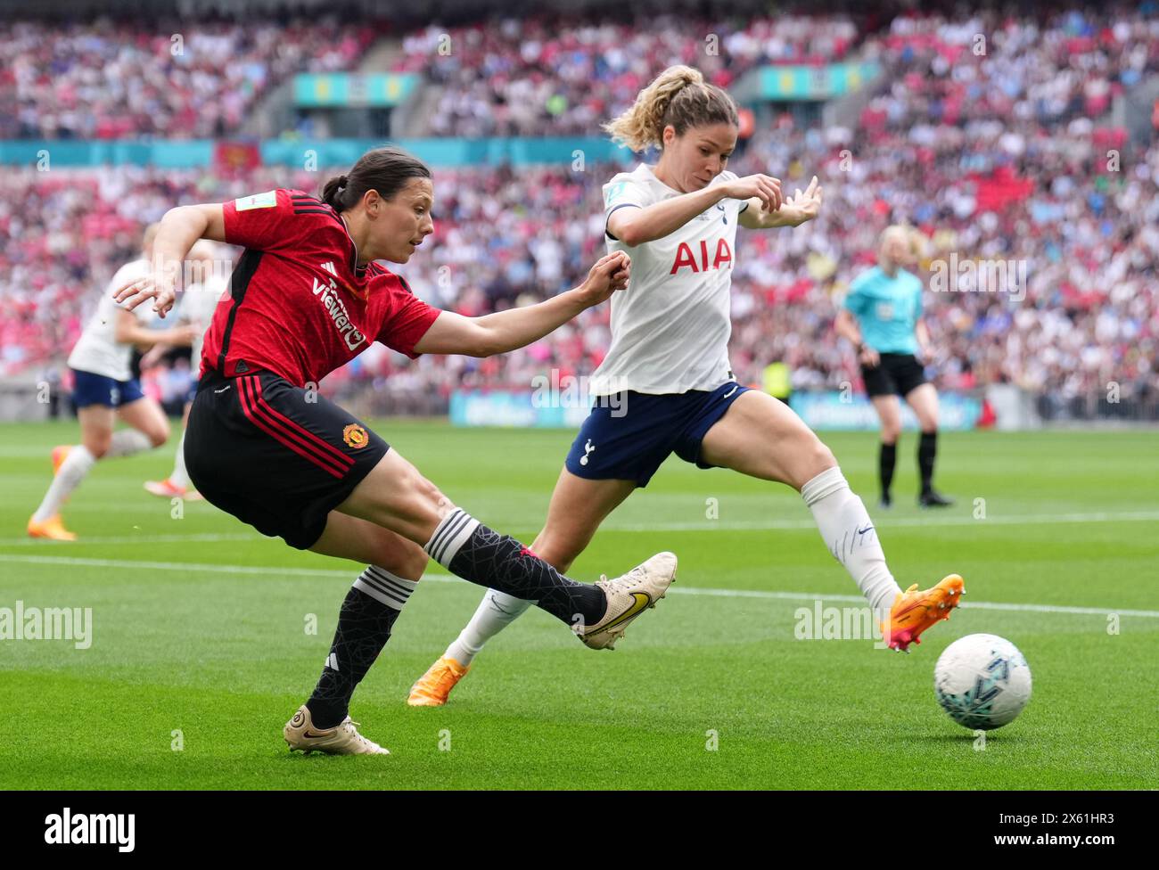 Manchester United's Rachel Williams and Tottenham Hotspur's Luana ...