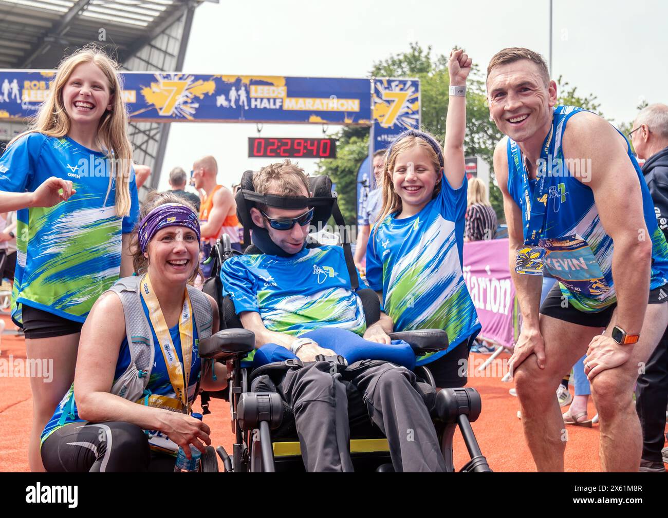 Rob Burrow alongside wife Lindsey (who ran the half marathon ...