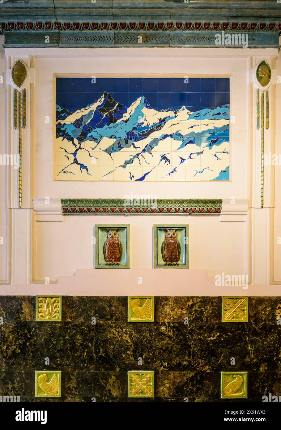 Budapest, Wohnhaus Dozsa György ut 17 von Gyula Karvaly 1911 ...