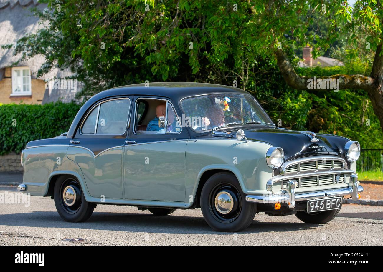 Morris oxford hi-res stock photography and images - Alamy