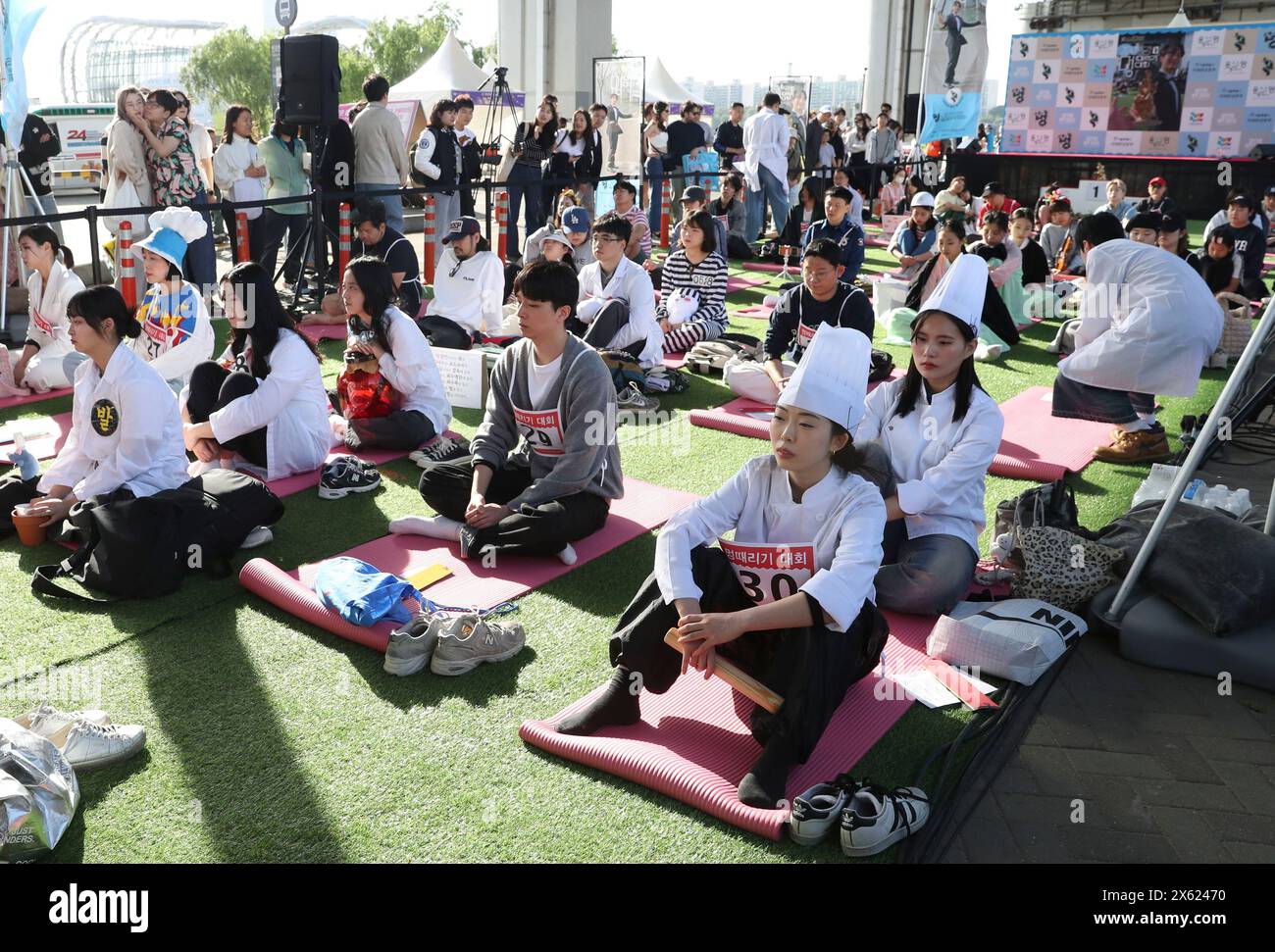 Seoul space out competition 2024 hi-res stock photography and images ...