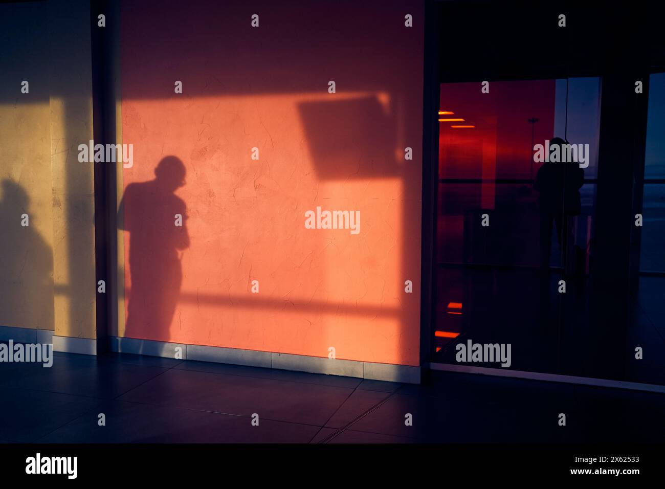 Man unrecognisable shadow hi-res stock photography and images - Alamy