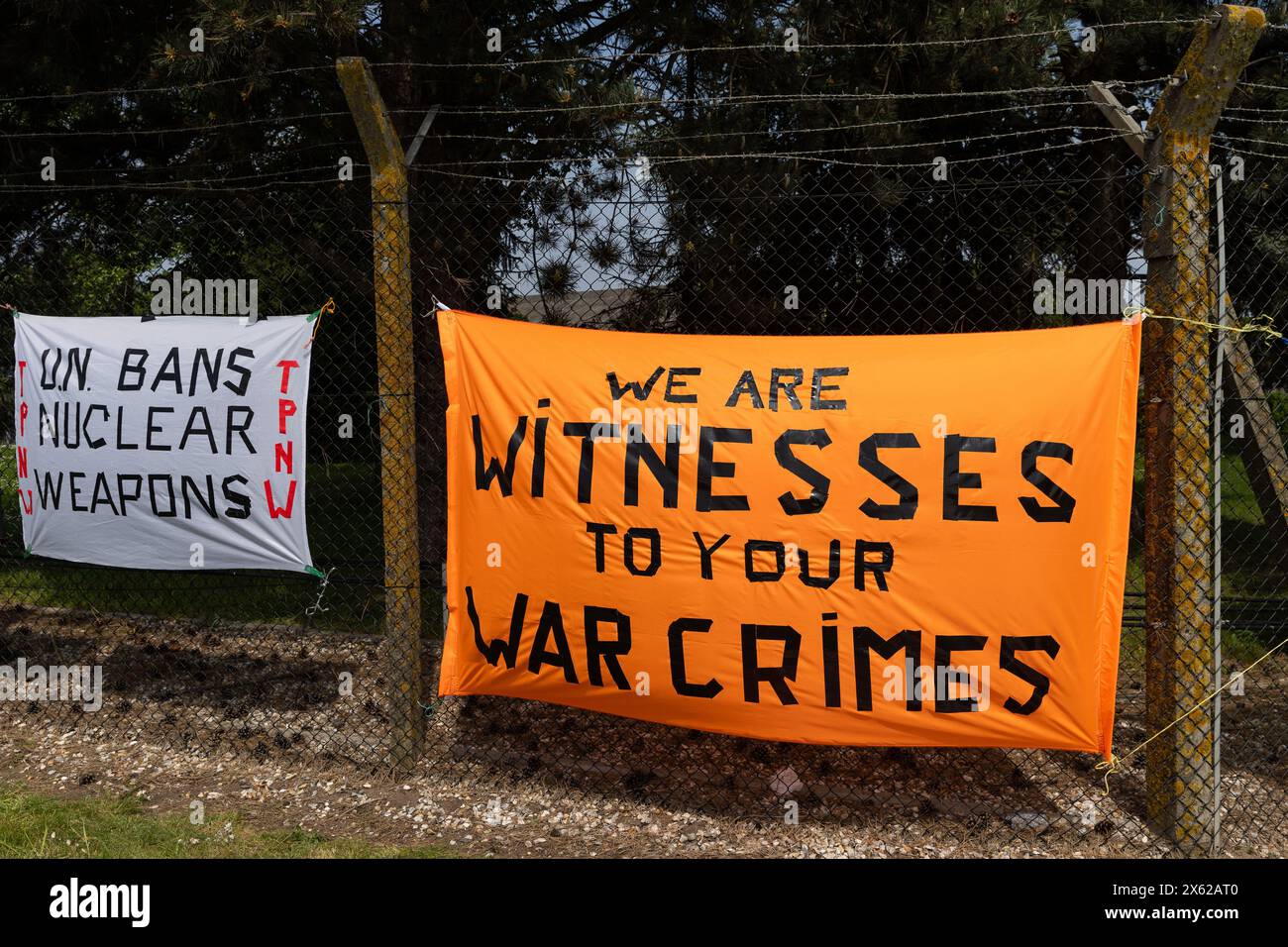 Lakenheath, UK. 11th May, 2024. Banners hung by supporters of the ...