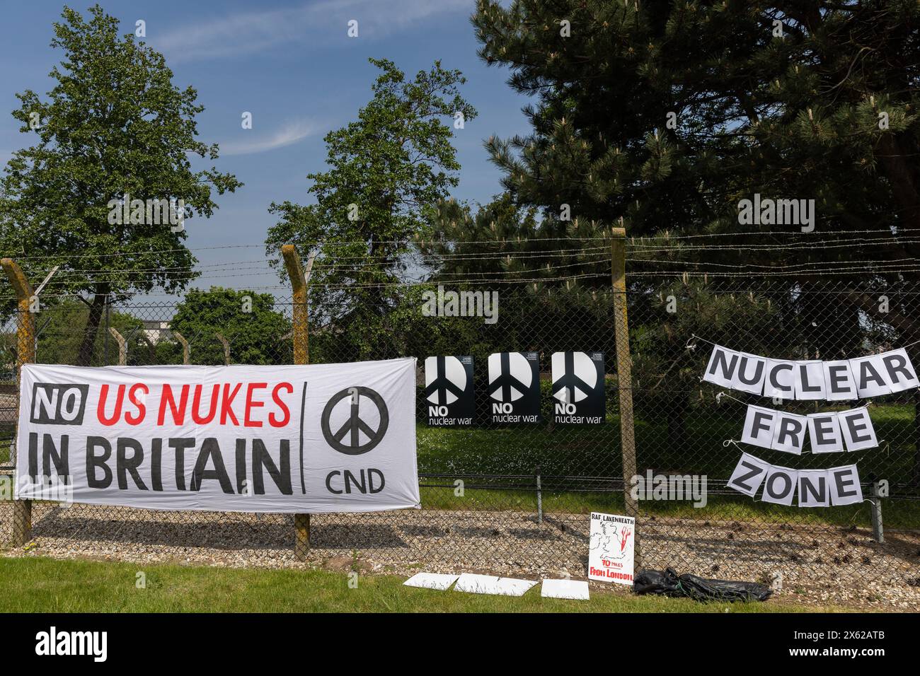 Lakenheath, UK. 11th May, 2024. Banners hung by supporters of the ...