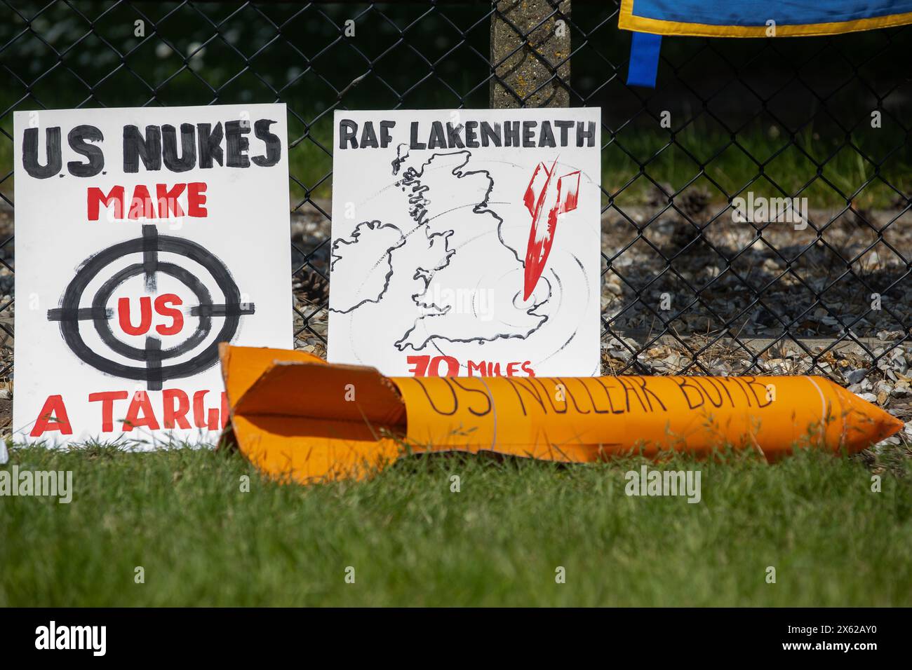 B61 12 bomb hi-res stock photography and images - Alamy