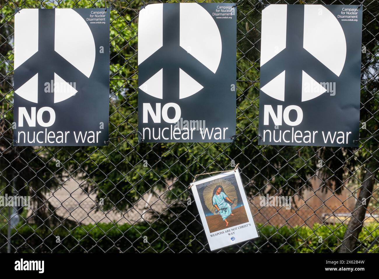 Lakenheath, UK. 11th May, 2024. Signs fixed by supporters of the ...