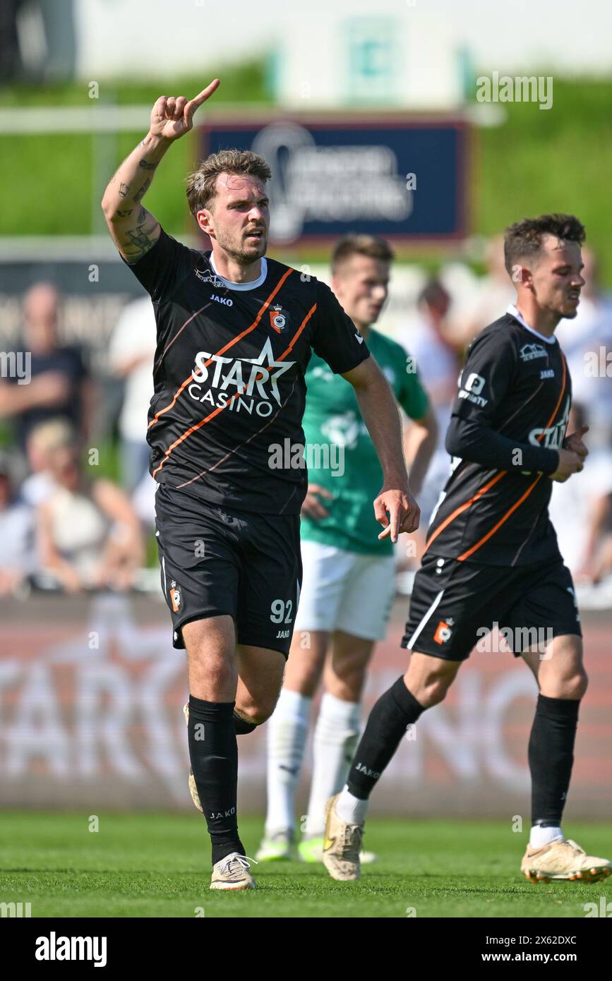 Lennart Mertens (92) of KMSK Deinze celebrates after scoring the 1-1 ...