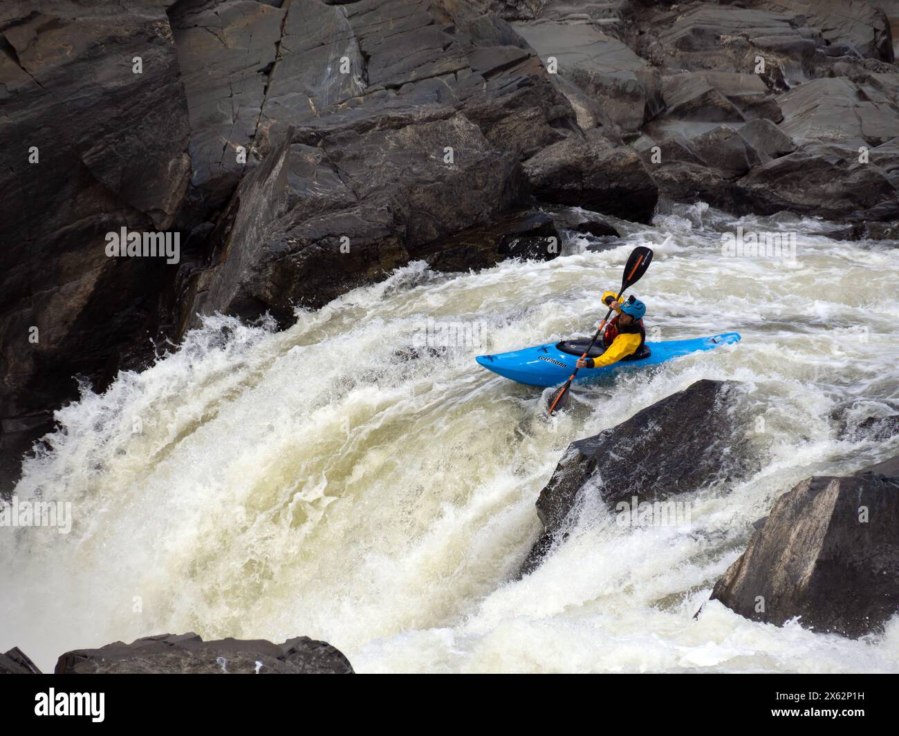 Kayakers shooting the Potomac River Great Falls Rapids Stock Photo - Alamy