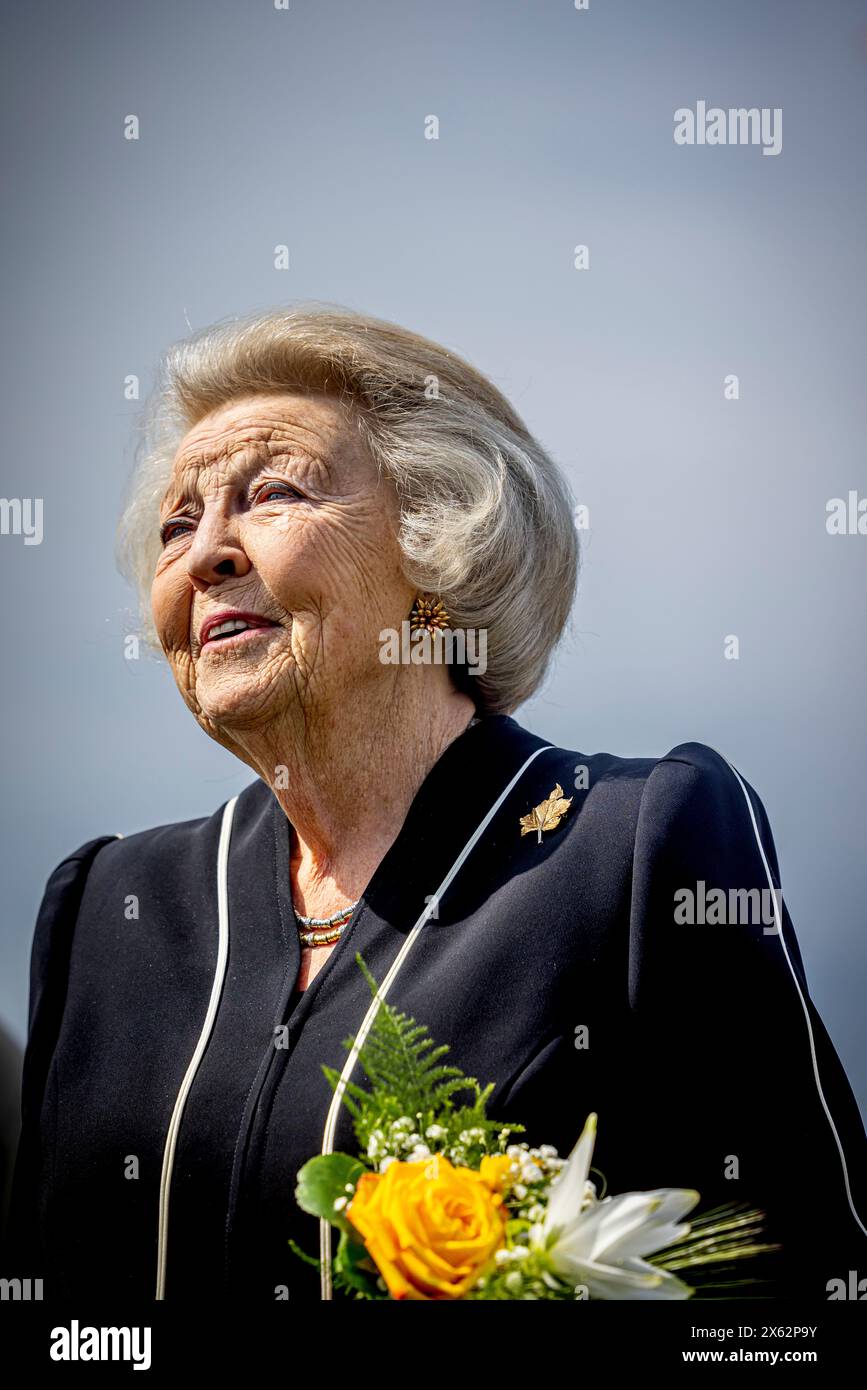 METERIK - Princess Beatrix of The Netherlands visits the windmill â ...