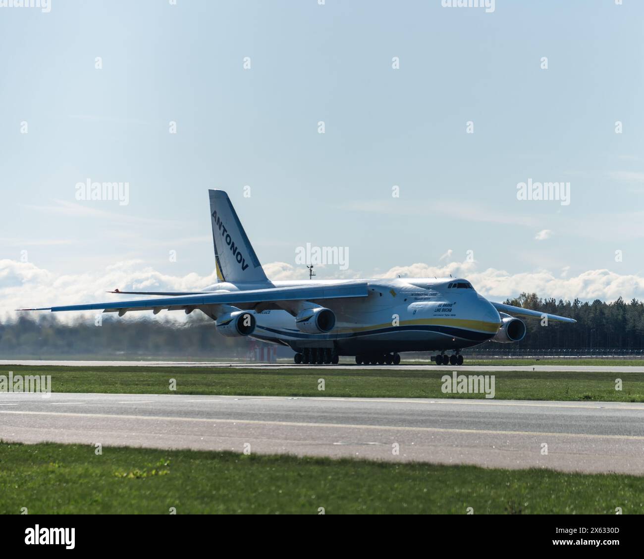 AN 124, Antonov Aircraft is a large, strategic airlift, four-engined ...