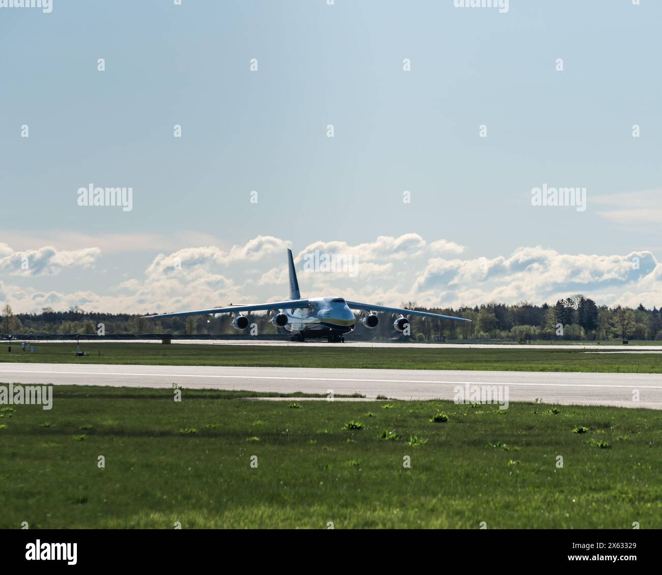AN 124, Antonov Aircraft is a large, strategic airlift, four-engined ...