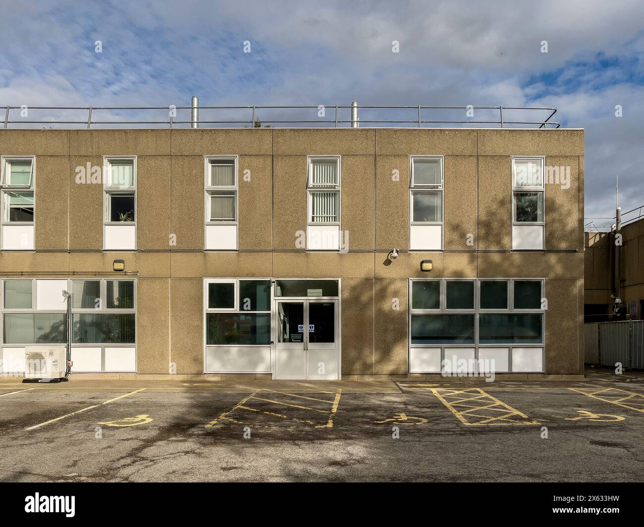 Brutalist exterior of the chemistry block building of York University ...