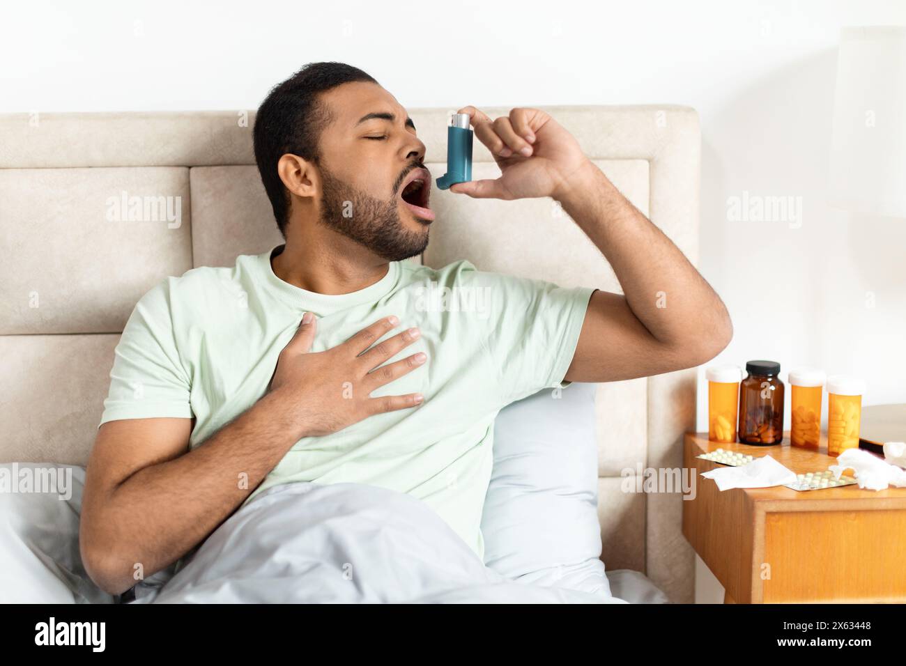 Managing asthma hi-res stock photography and images - Alamy