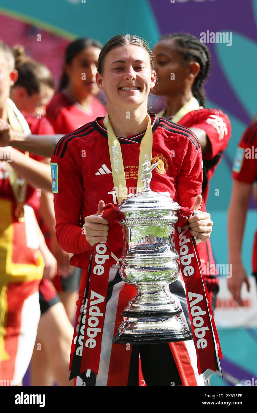 Women's fa cup trophy 2024 hi-res stock photography and images - Alamy