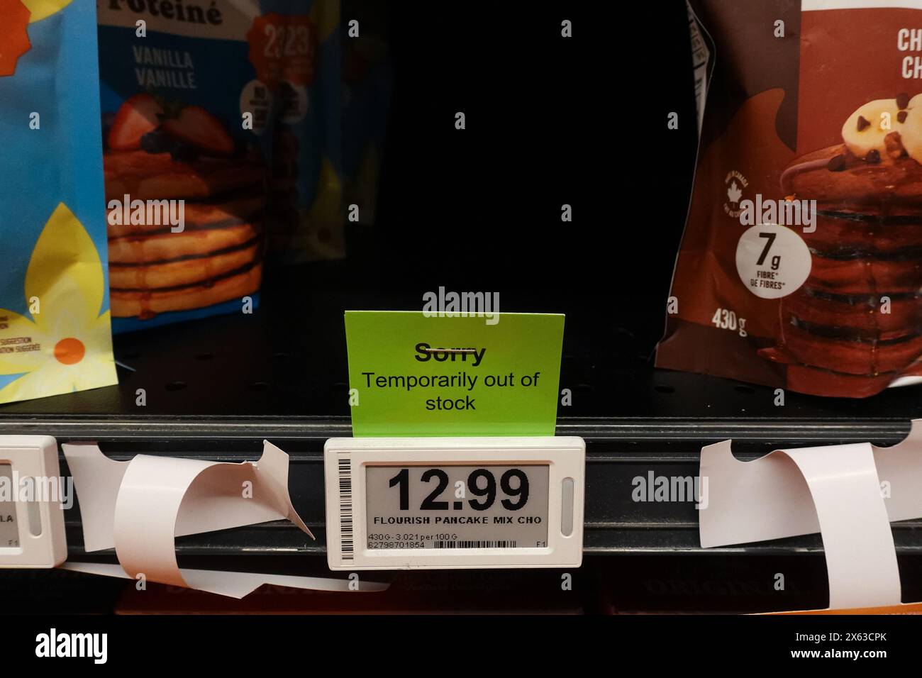 Out of stock lable inside a supermarket Stock Photo - Alamy