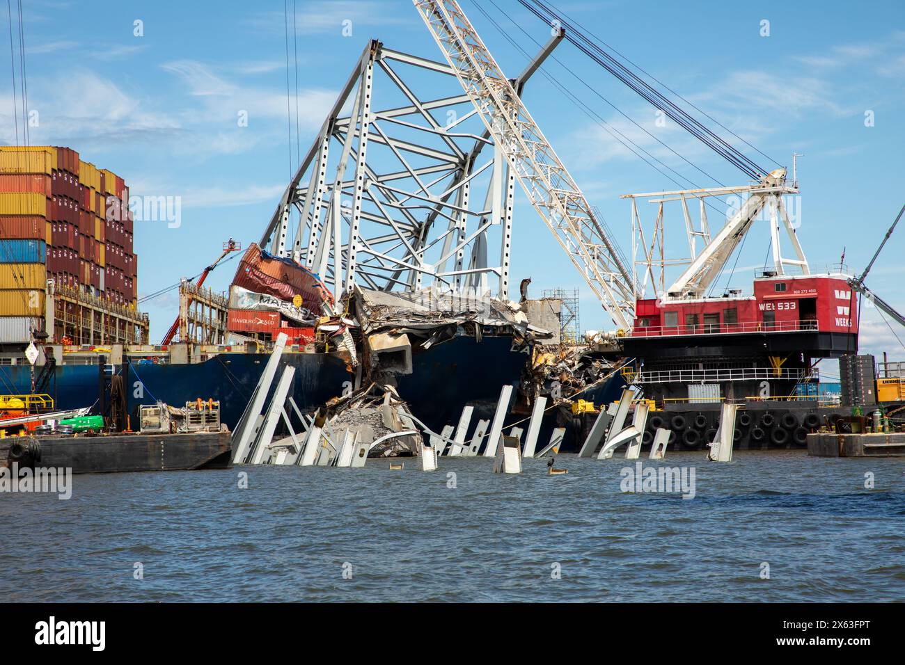 Heavy lift crane hi-res stock photography and images - Alamy