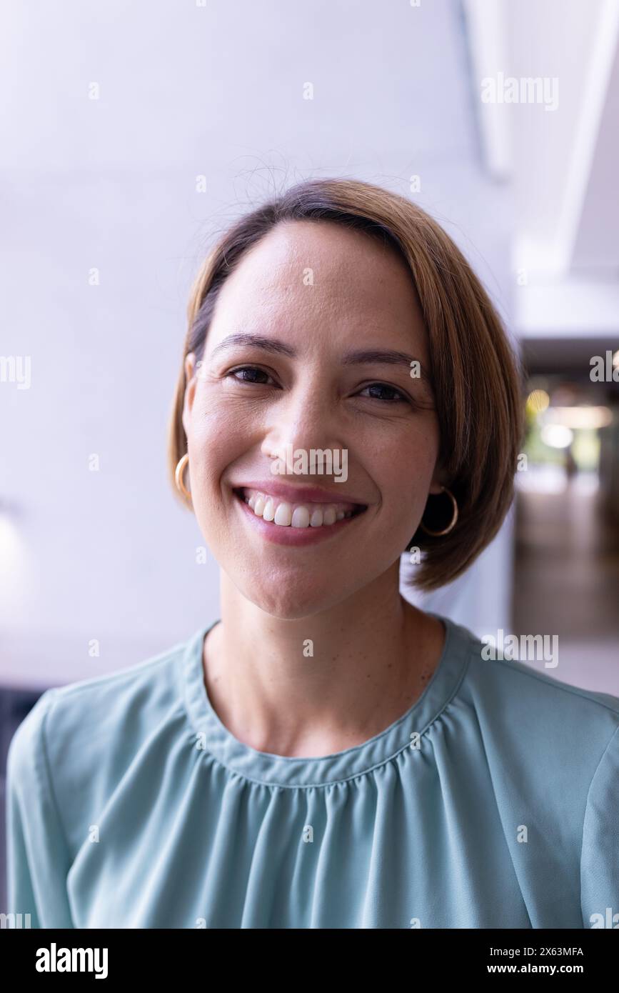 Portrait middle aged woman short hi-res stock photography and images - Alamy