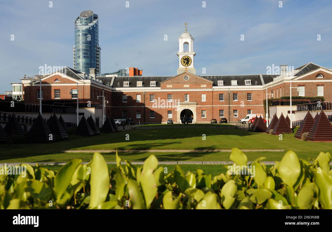 THE VULCAN BUILDING AND LIPSTICK TOWER GUNWHARF QUAYS, PORTSMOUTH ...