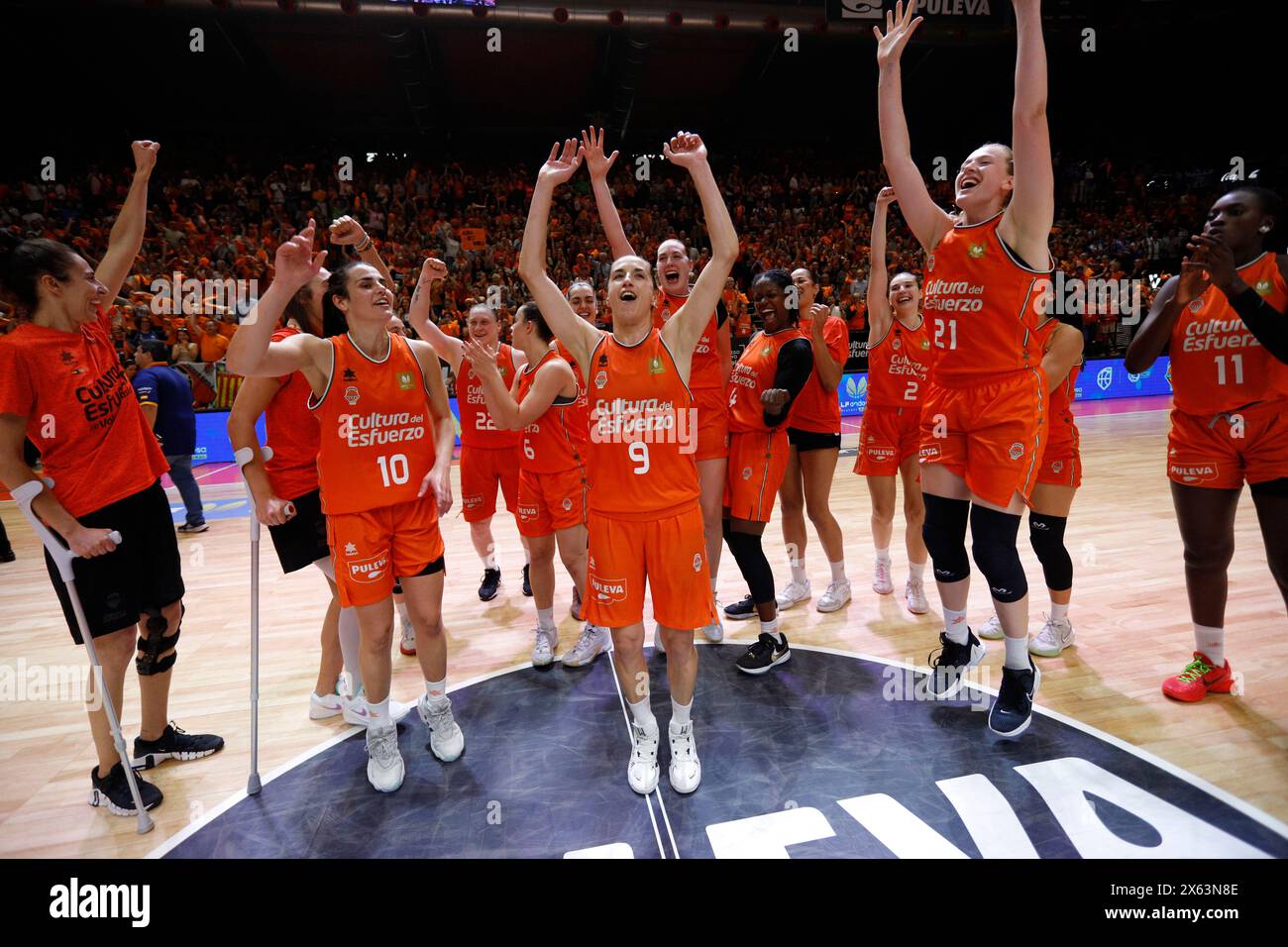 The Valencia Basket women's team celebrates the Spanish Women's ...