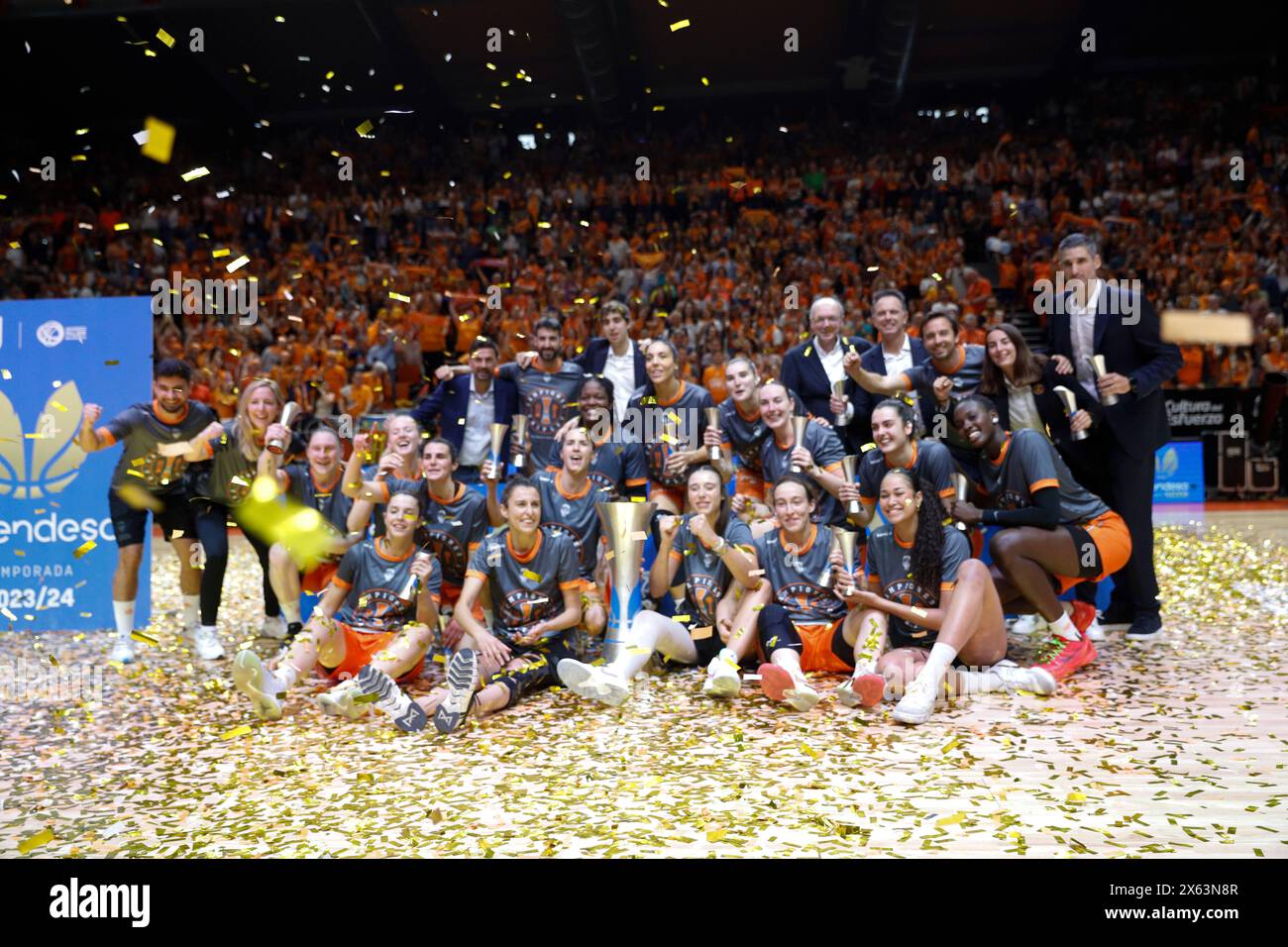 The Valencia Basket women's team celebrates the Spanish Women's ...