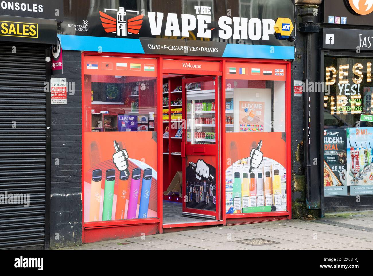 Multi coloured vapes hi-res stock photography and images - Alamy