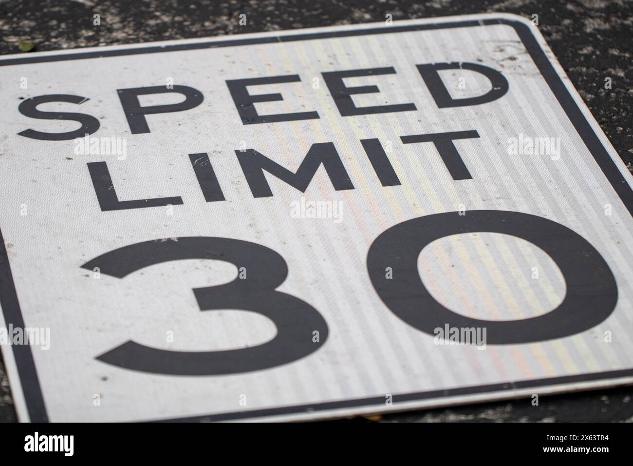 Speed Limit 30 Road Sign Stock Photo - Alamy