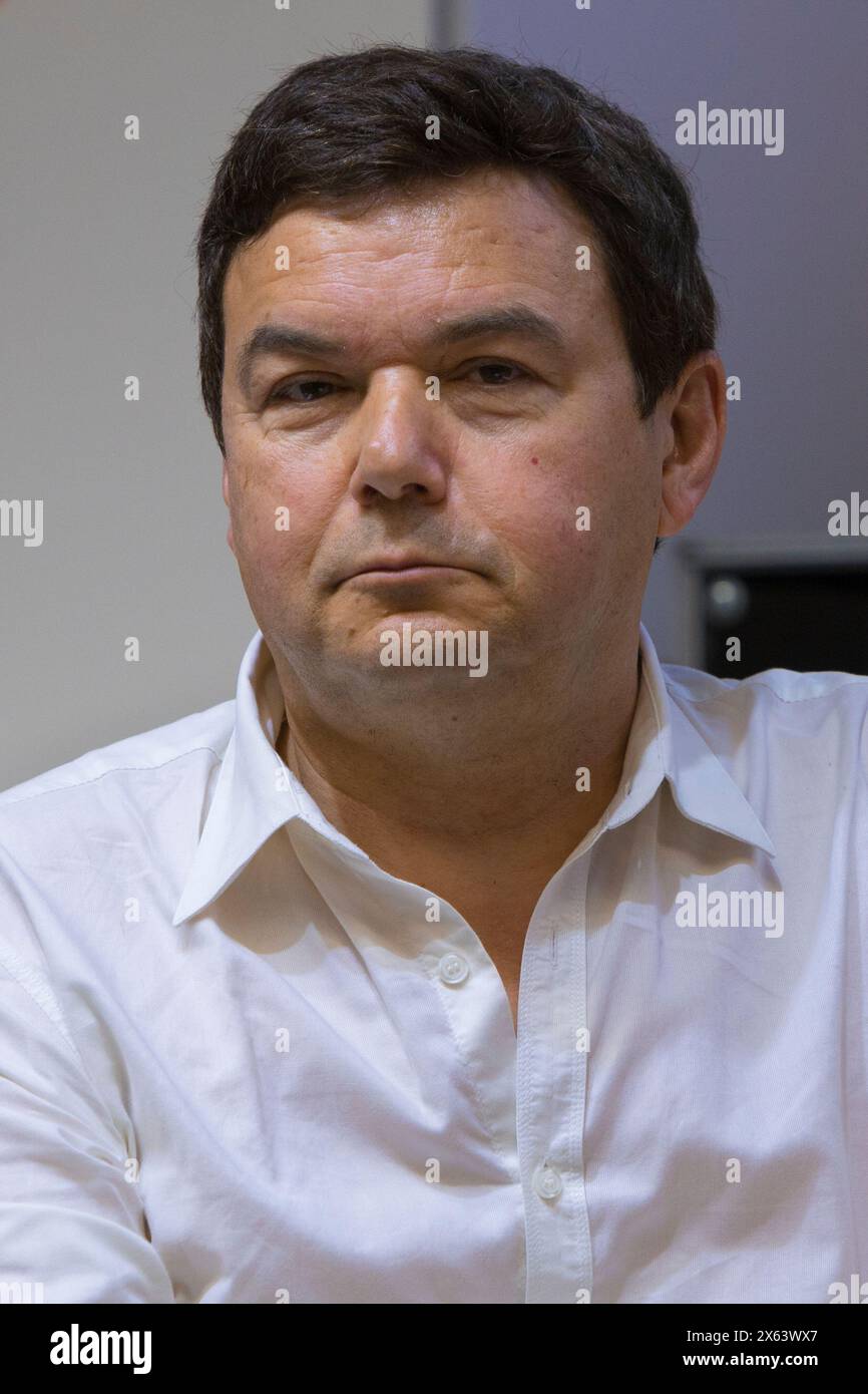 Thomas piketty book hi-res stock photography and images - Alamy