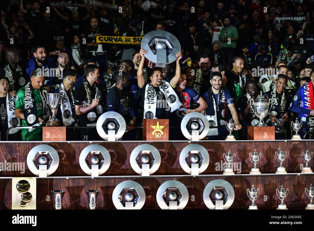 Paris Saint-Germain's players celebrate during the 2023-2024 Ligue 1 ...