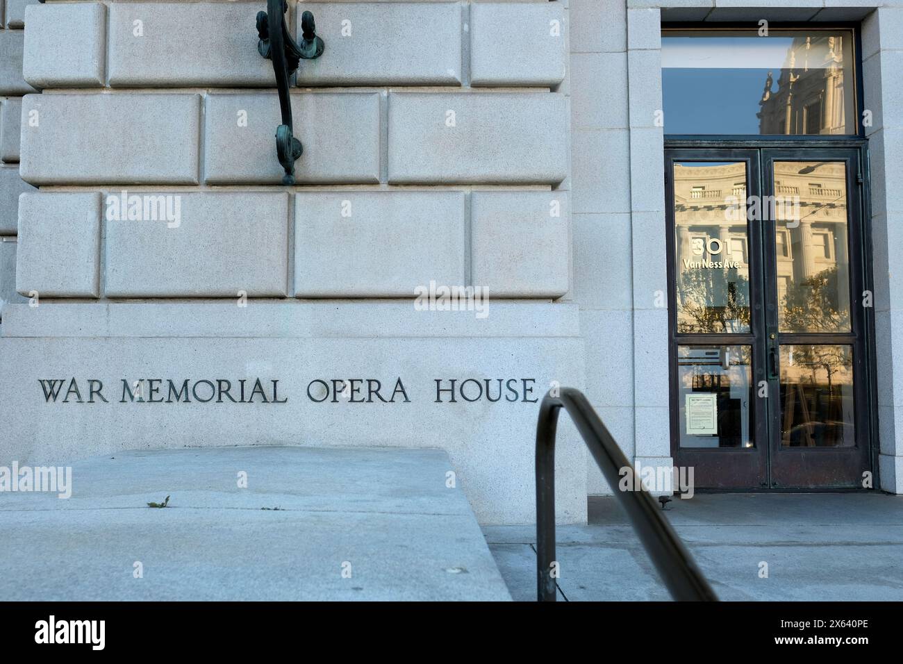 San francisco opera house hi-res stock photography and images - Alamy