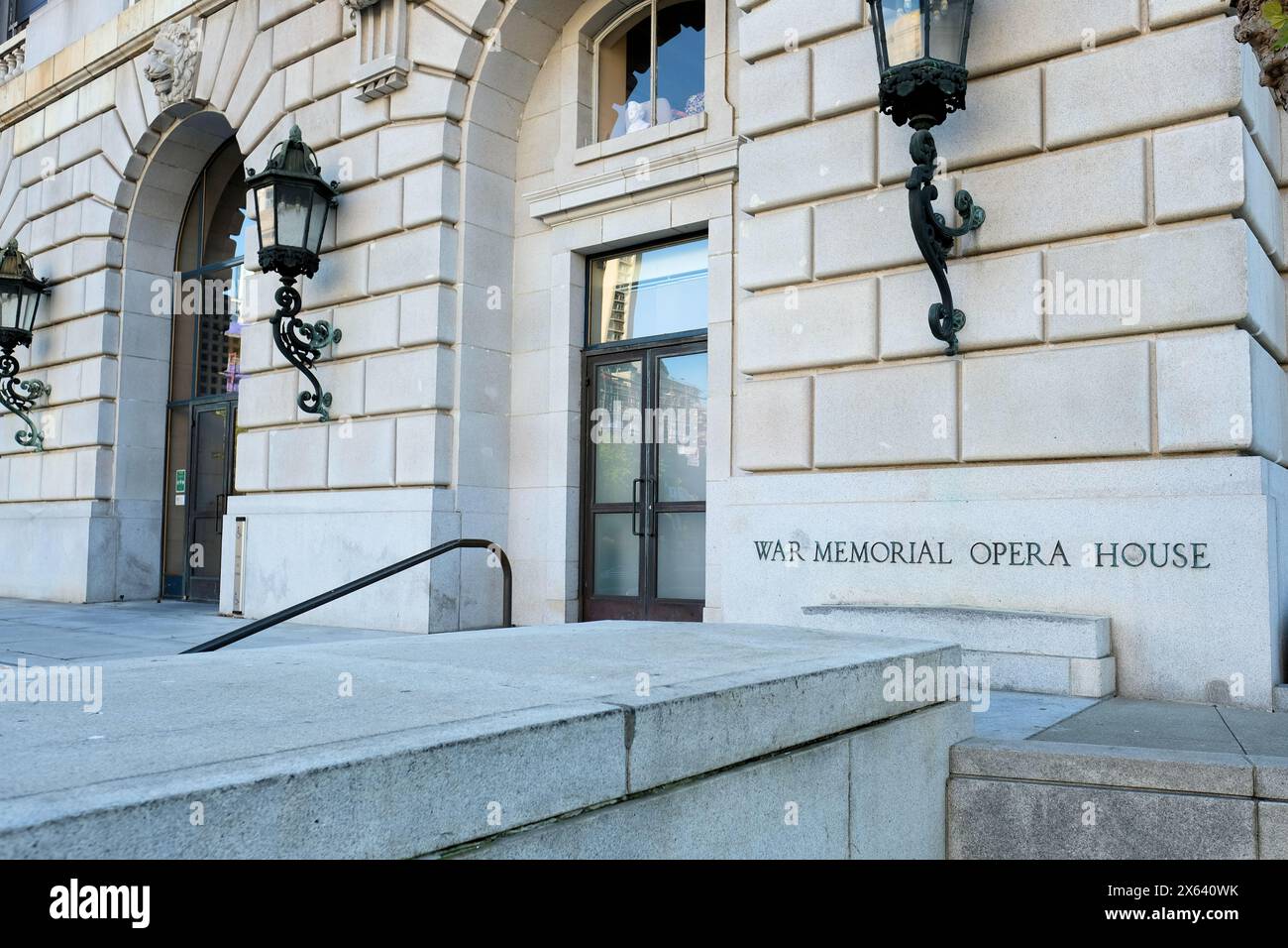 San francisco opera house hi-res stock photography and images - Alamy