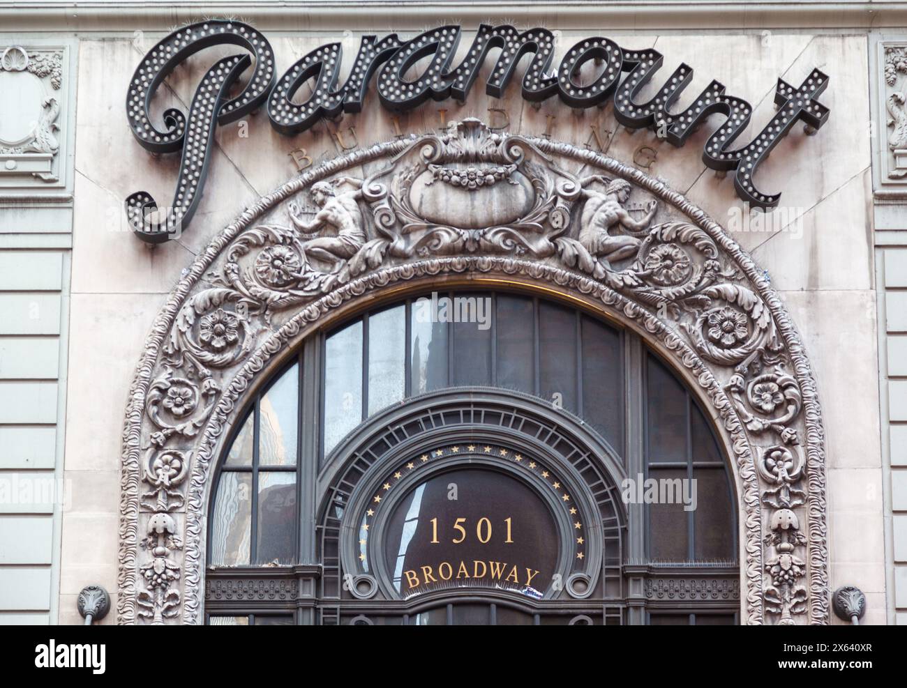 Paramount Building Times Square New York City Stock Photo - Alamy