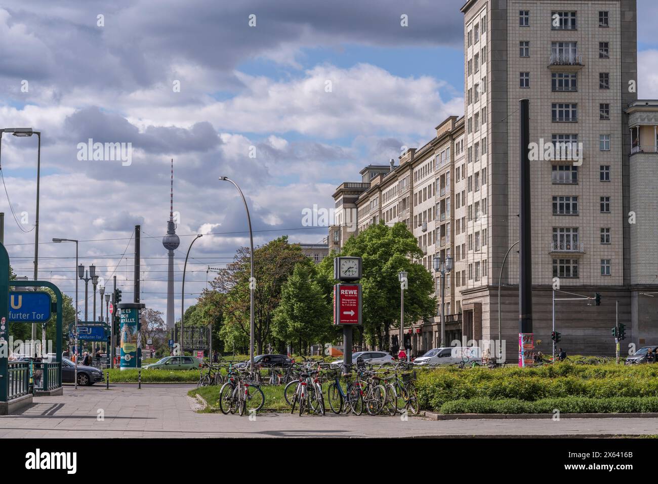 Frankfurter Tor buildings, view along Karl Marx Allee towards the tv ...