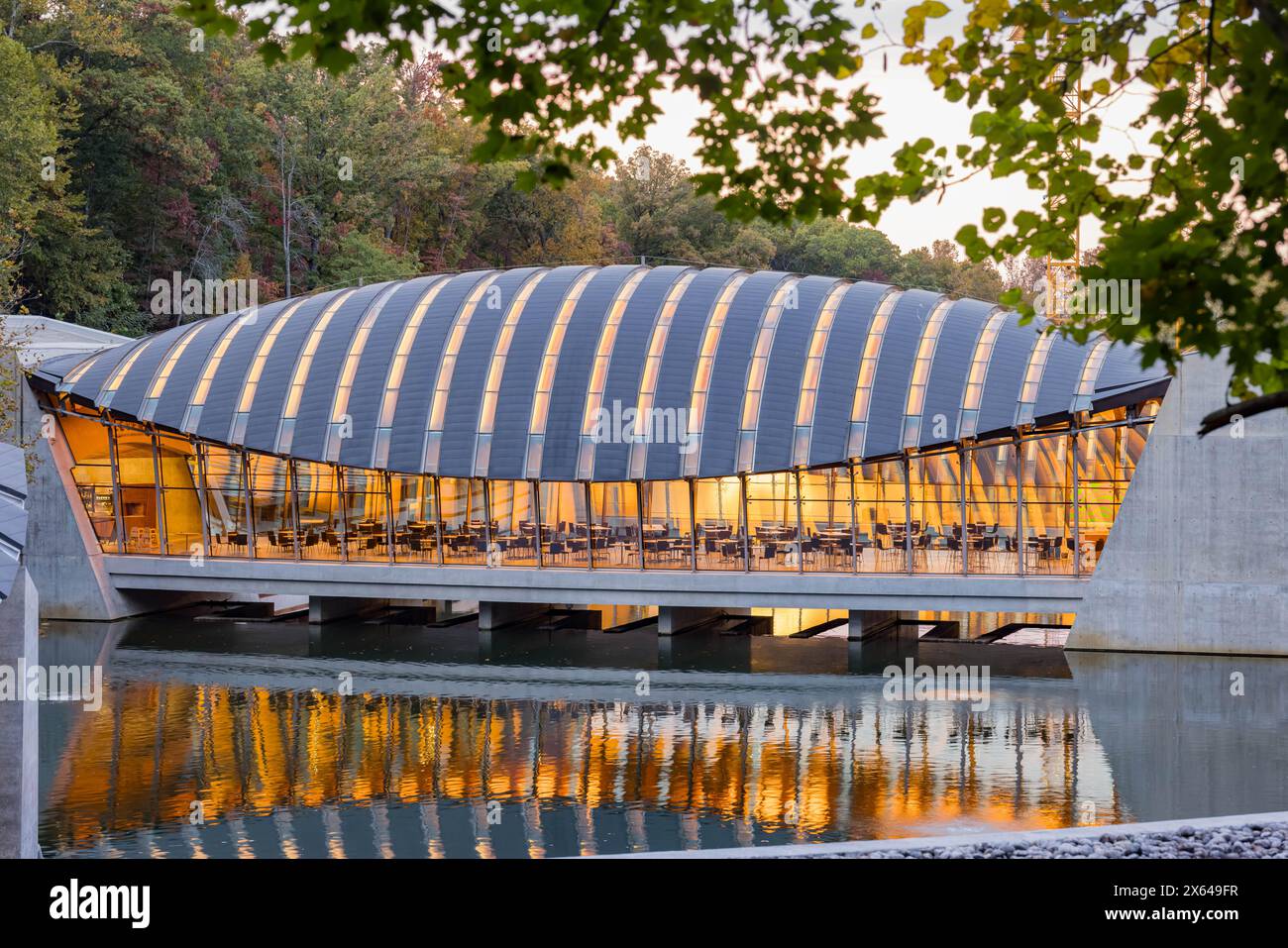 Arkansas, OCT 21 2023 - Twilight view of the Crystal Bridges Museum of ...