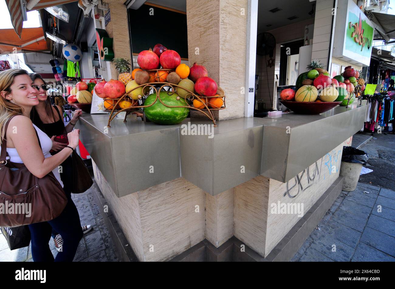 Israel tel aviv fruit hi-res stock photography and images - Alamy